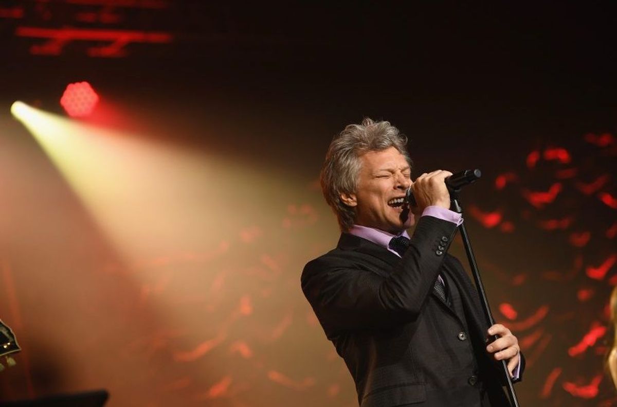Colbert Show: Jon Bon Jovi Teaches Colbert To Be A Rockstar - globaltv