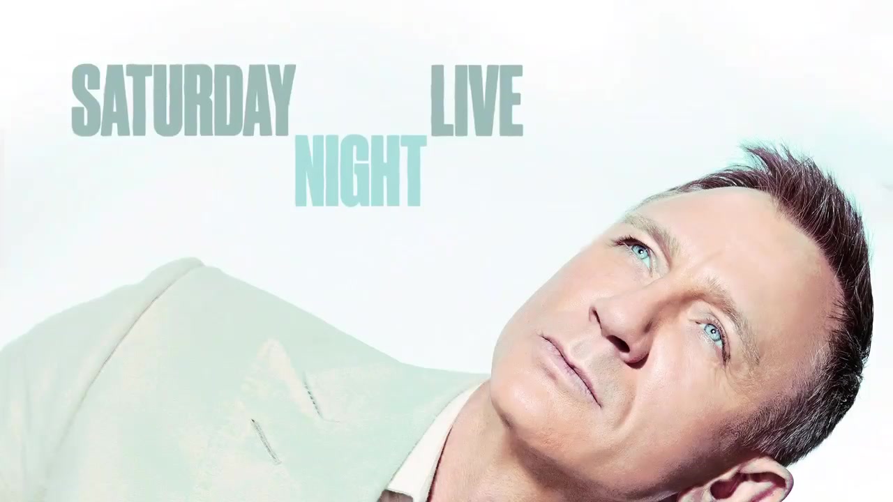 Daniel Craig Shows James Bond "Sneak Peak" on SNL - globaltv
