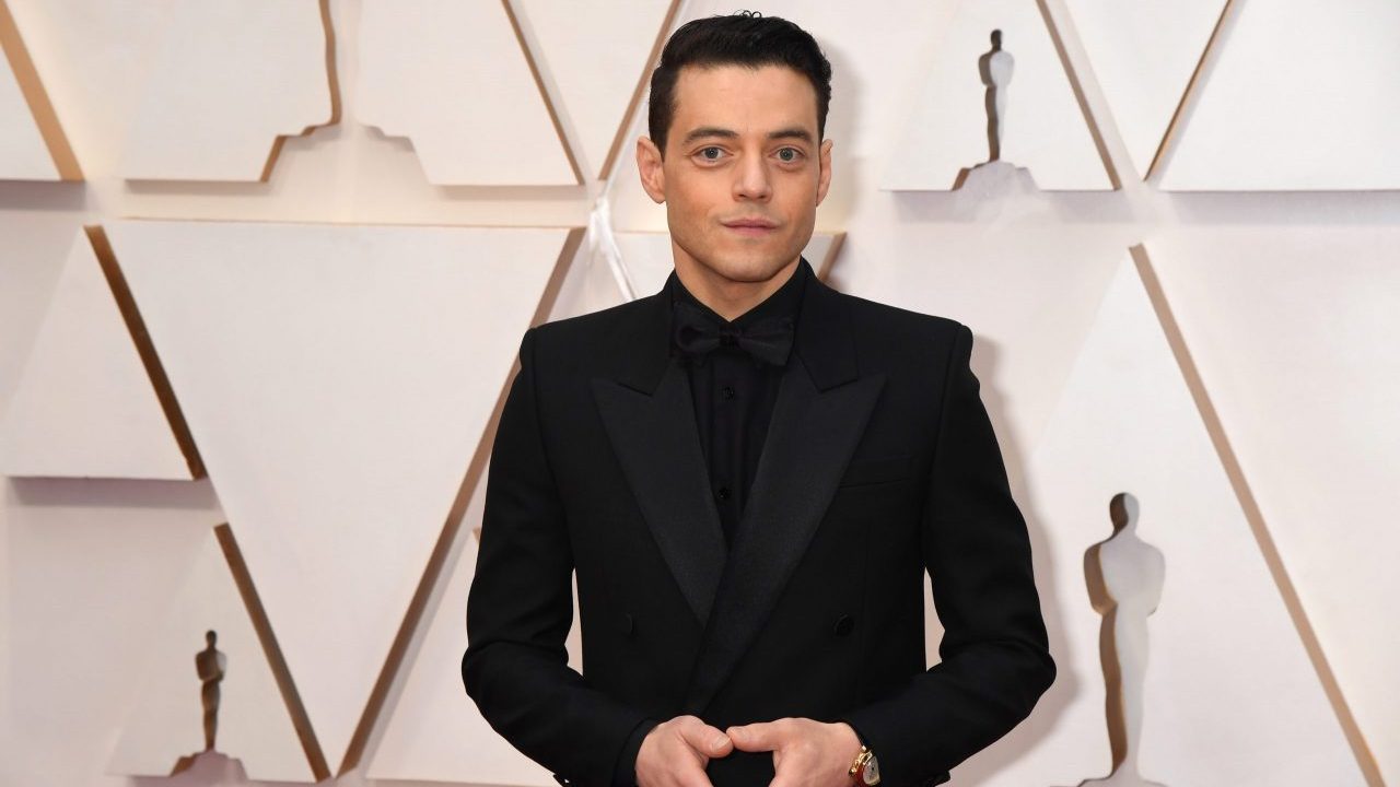 Newest Bond Villain Rami Malek Takes Over SNL - globaltv