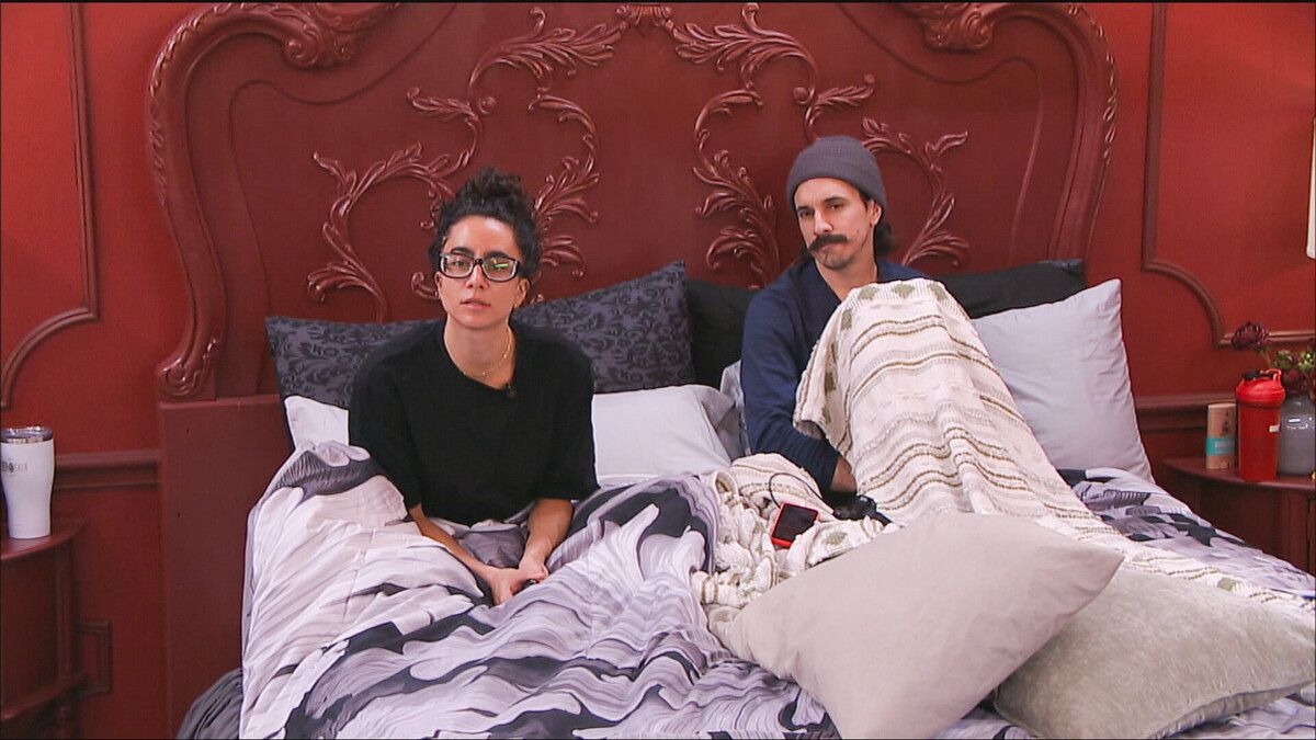 Final HoH Begins As Showmance Rumors Stir Tension - globaltv